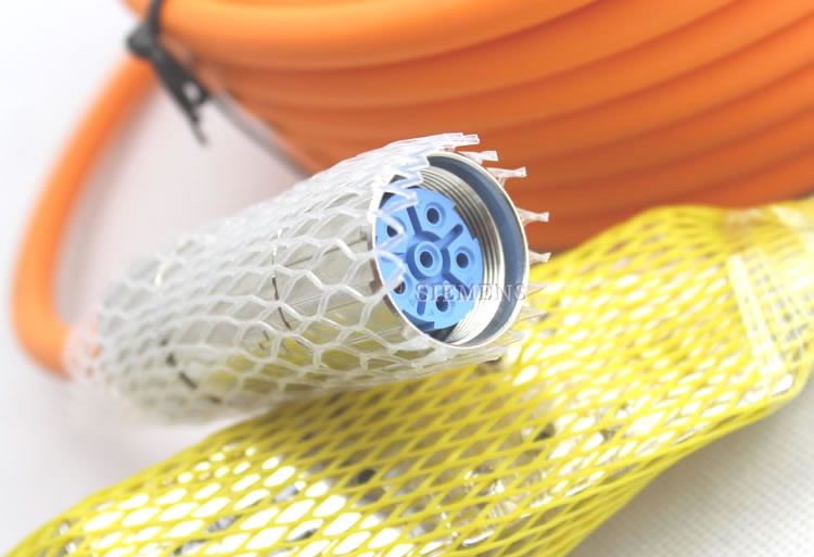 Custom-Made Pre-assembled cables for SINAMICS V90 - On-Line Control